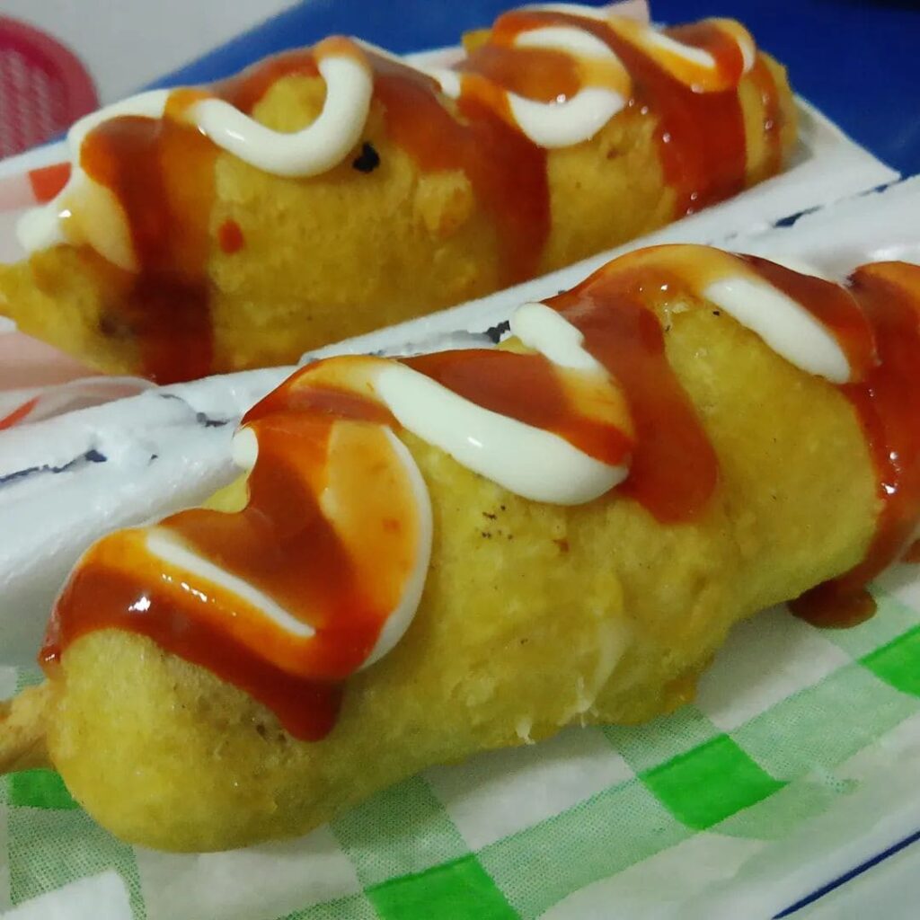 Banderilla de salchicha (Corn dogs) - Recetas de USA